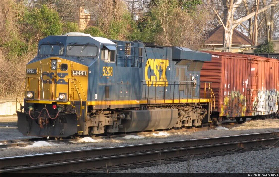 CSX 5298 ES44DC